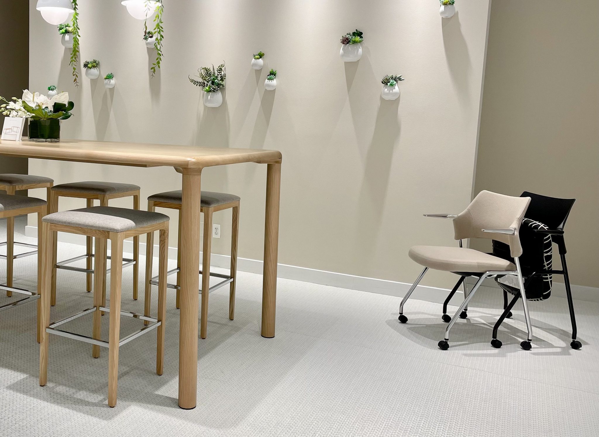 NeoCon Showroom - Encore Seating