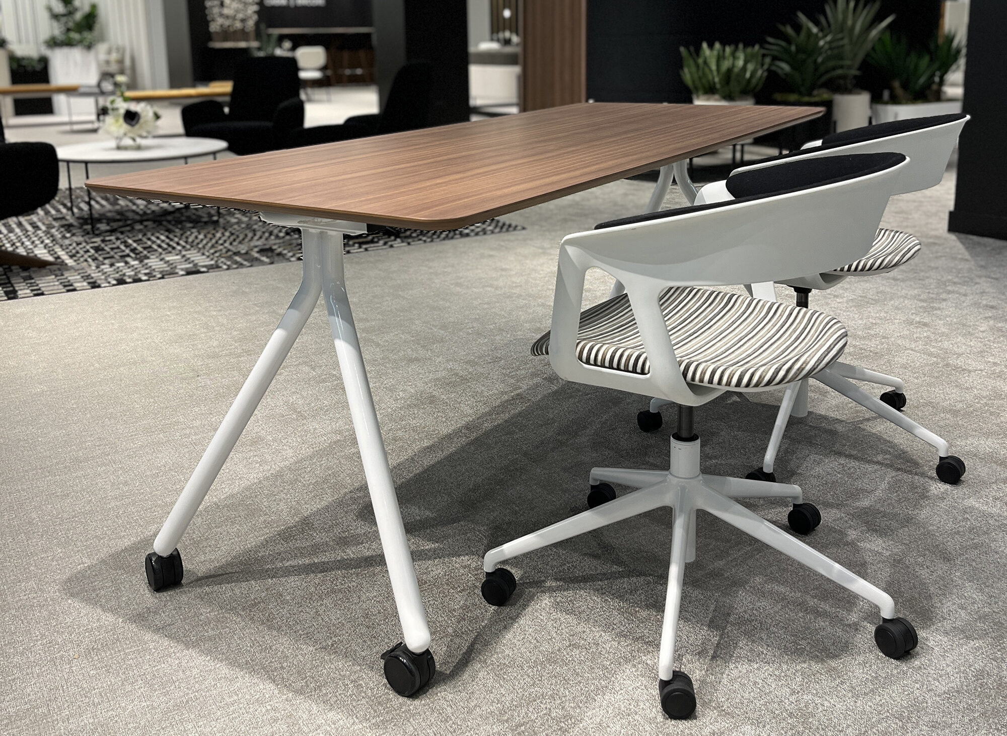 Encore Seating - Leading provider of seating & table products for ...